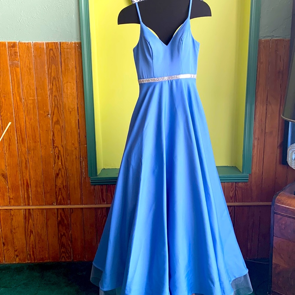 Beautiful Prom Gown Blue With Crystal Bling Size 4 - Gem